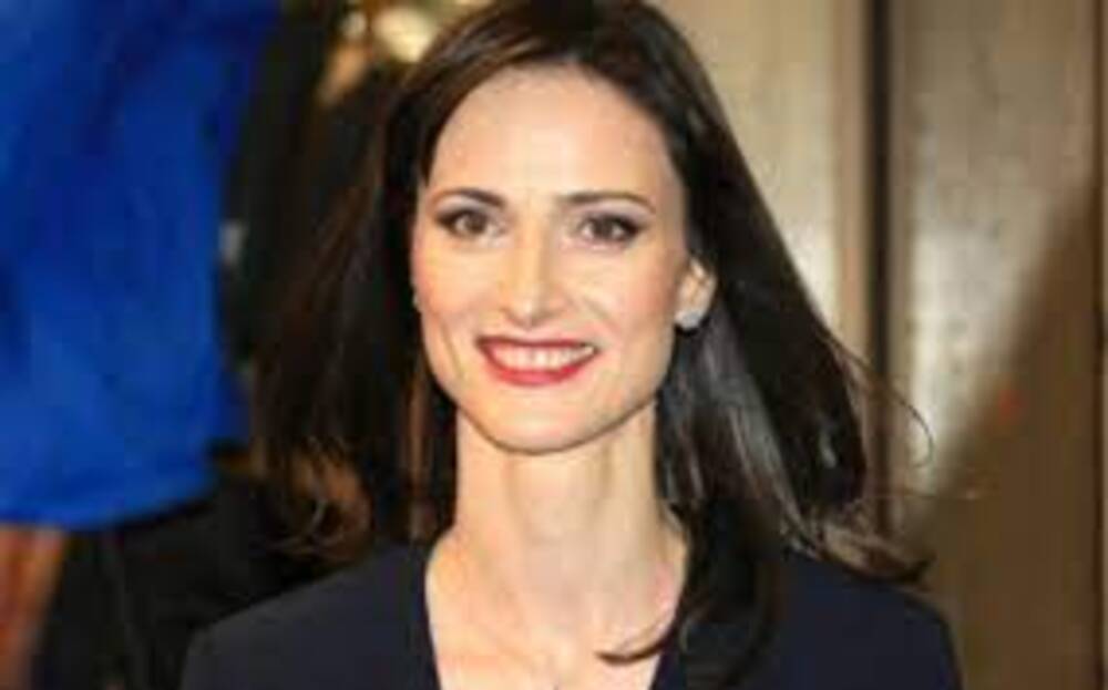 Мария Габриел била танцьорка - Gzona.eu