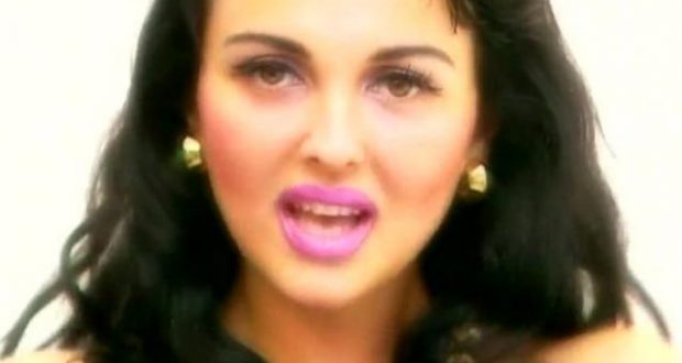 Тъмната част от автобиографията на Глория лъсна с пълния си блясък - Gzona.eu