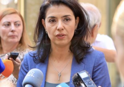 Циганска работа! Бесни социолози питат: Ваня Григорова ли поръча и плати фалшивото проучване за ...